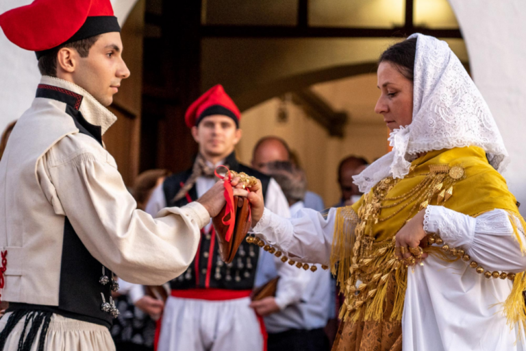 Este viernes comienza el programa de Baile Payés en el Puerto de Ibiza ...