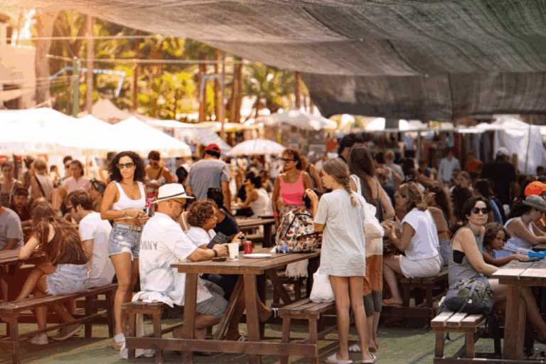 Reabre el Hippy Market con más de 400 puestos y música en vivo - La Voz ...
